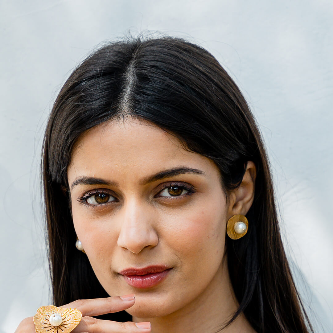 The Golden Pearl Studs – Miira